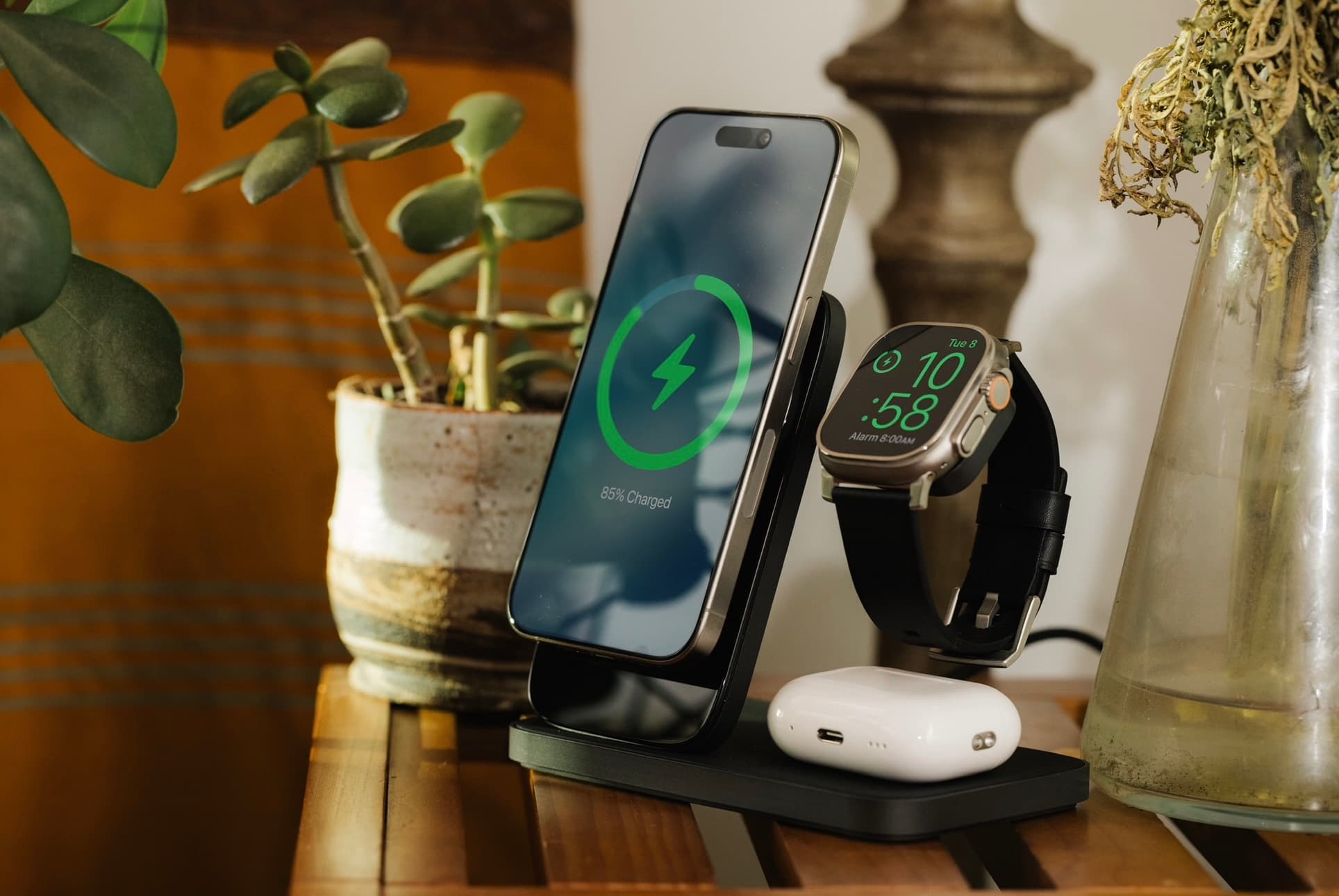 O novo suporte do Nomad One Max 3 em 1 apresenta 15W MagSafe, Apple Watch Fast-Charging e ...