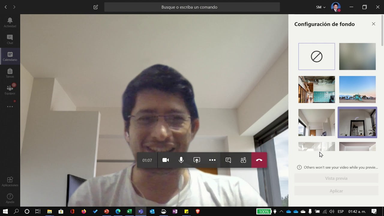 Como definir um plano de fundo personalizado no Microsoft Teams ...