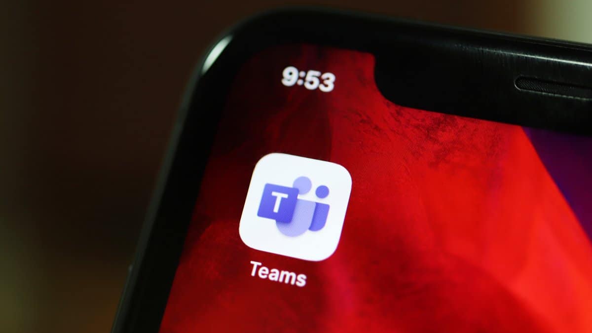 Cómo hacer una llamada grupal con Microsoft Teams en iPhone